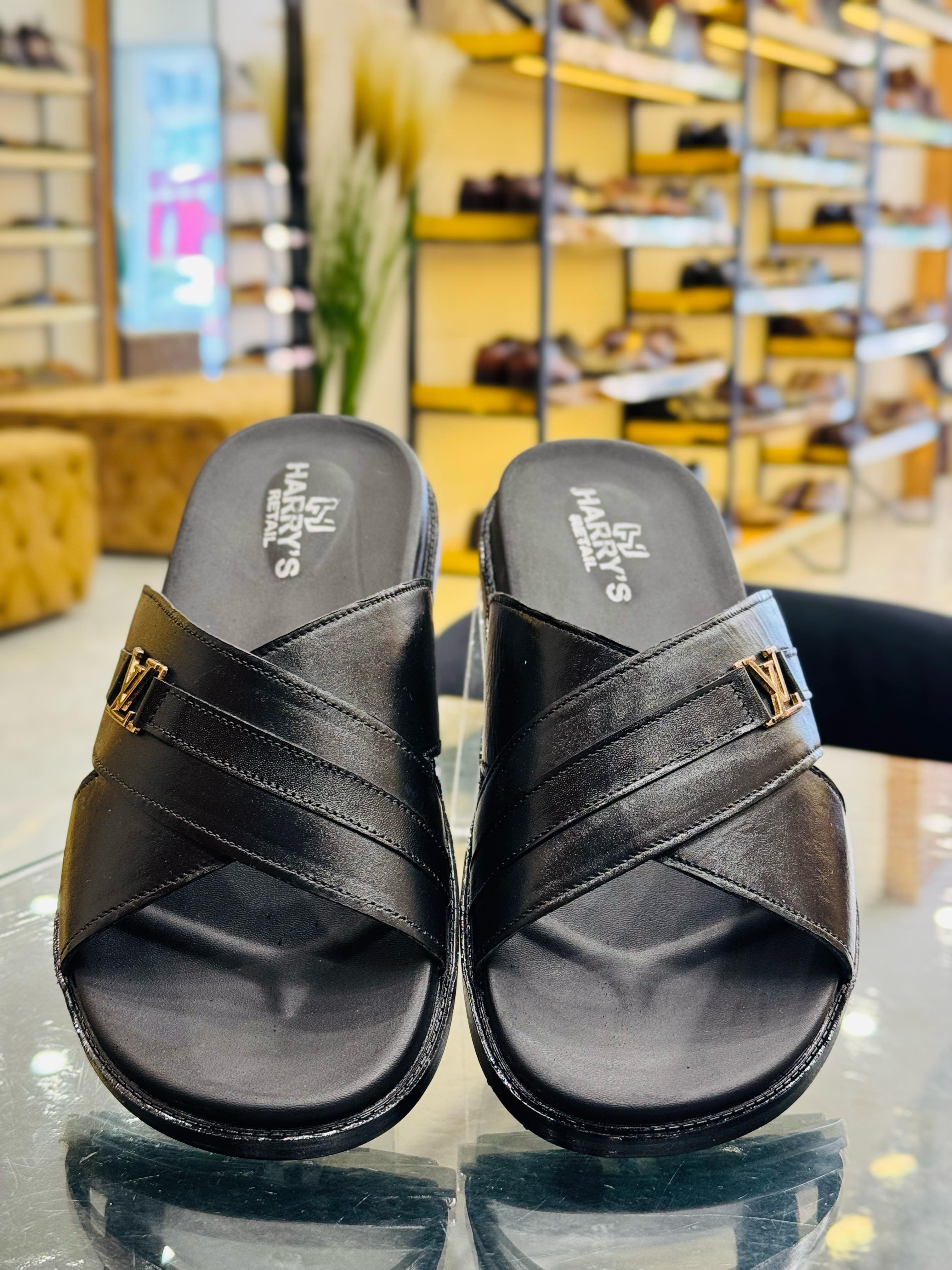 STRIDE BLACK SLIPPERS